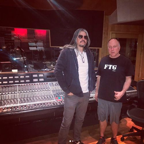 Tool presenta al productor de su nuevo disco... aunque la banda quería ...