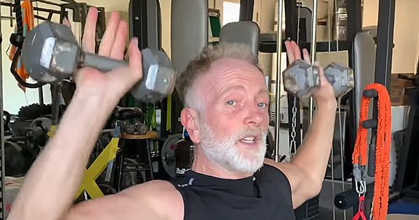 Phil Collen (Def Leppard) continúa ayudándonos a ponernos en forma con ...