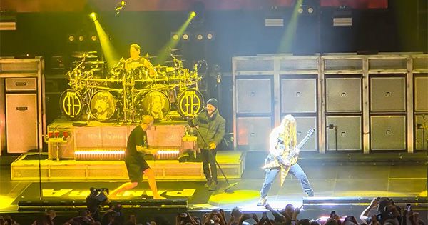 Bruce Dickinson (Iron Maiden) se sube al escenario con Pantera para cantar uno de sus mayores ...
