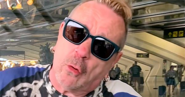 John Lydon recupera el Rotten tras aterrizar para actuar en Azkena Rock ...