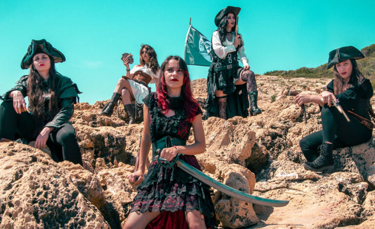 Pirate Queen volverá a surcar los mares del heavy metal con "Sailing ...